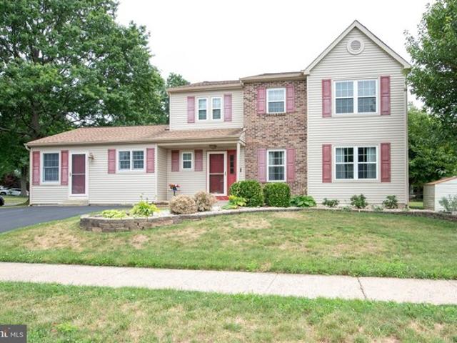 5210 Mallard Dr, Bensalem, PA 19020
