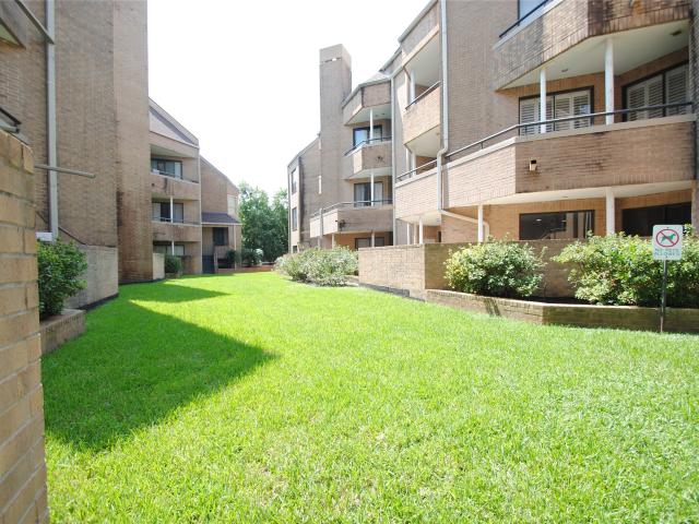5210 Weslayan St, Unit 207, Houston, TX 77005 | MLS #15133 | Compass
