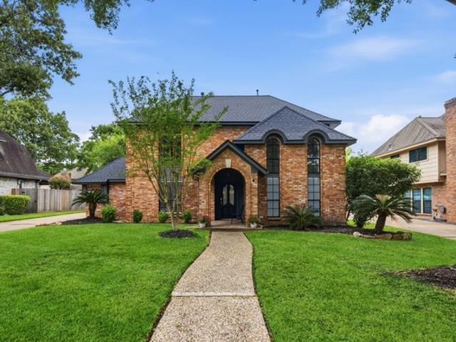 5211 Mulberry Grove Dr, Houston, TX 77345