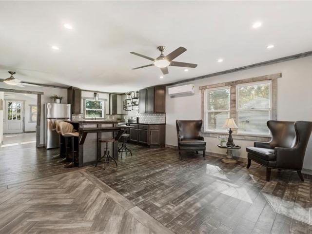 5211 Oakdale SE