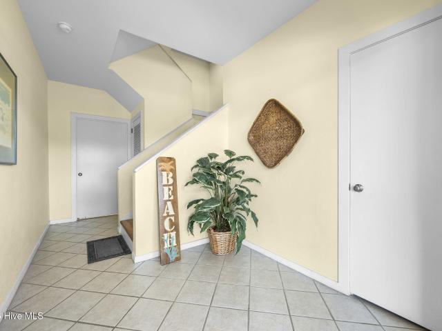 5211 Ocean Drive # A