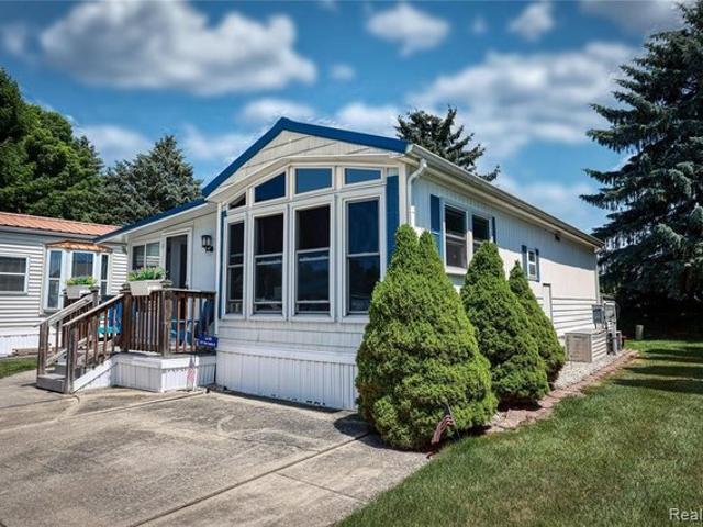 5211 Ben Franklin Dr, Lexington, MI 48450