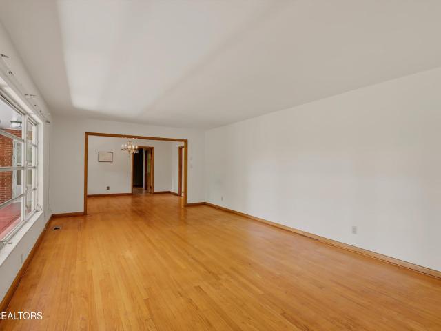 5211 Pinnacle Drive