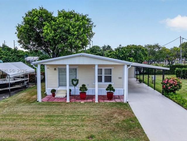 5211 SW 29th Ter, Dania Beach, FL 33312