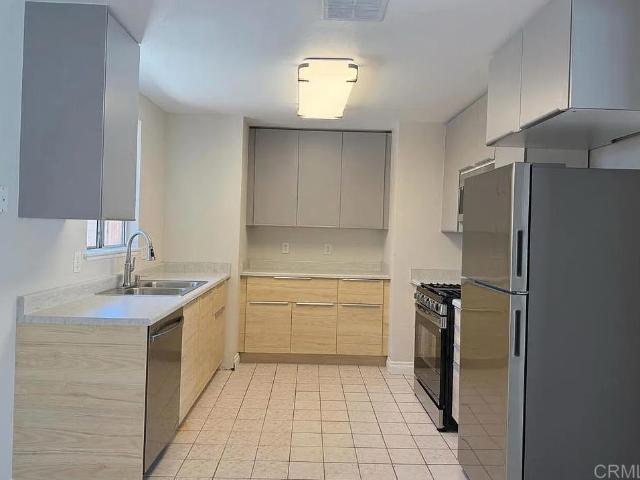 52121 Avenida Velasco