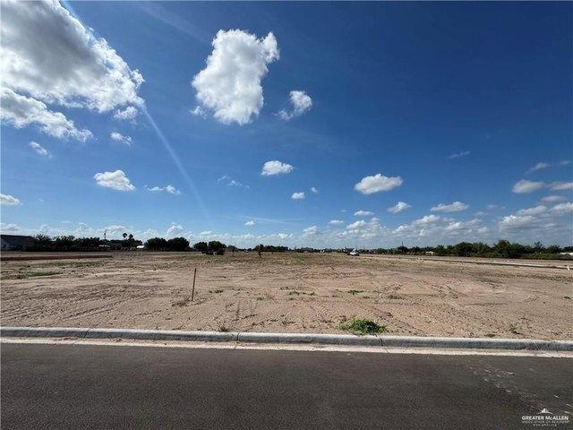 5212 Mission St, Edinburg, TX 78542