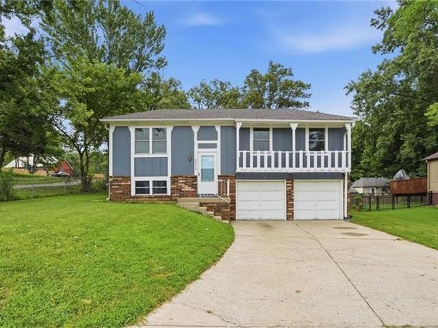 5212 NW Valley View Rd, Blue Springs, MO 64015