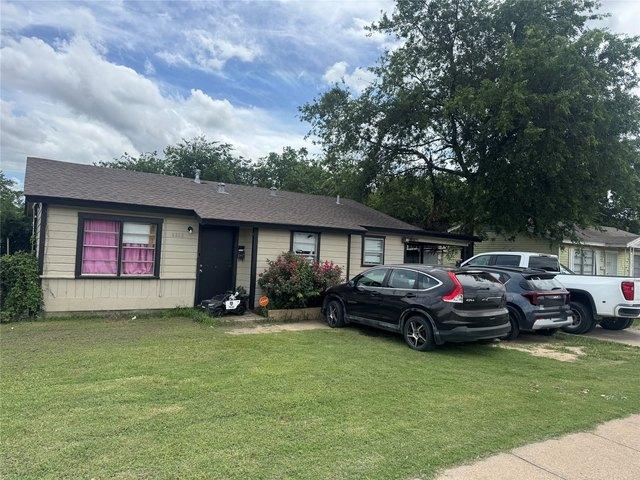 5212 E Berry St, Fort Worth, TX 76119