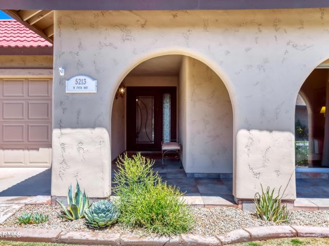 5213 N 79TH Way