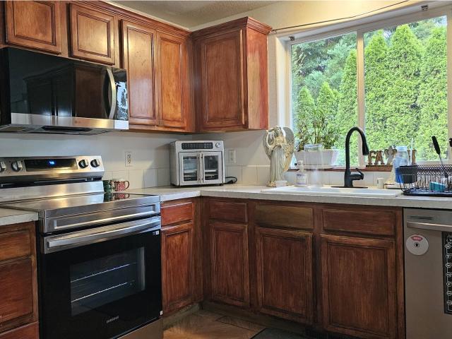 5213 NE 25TH PL