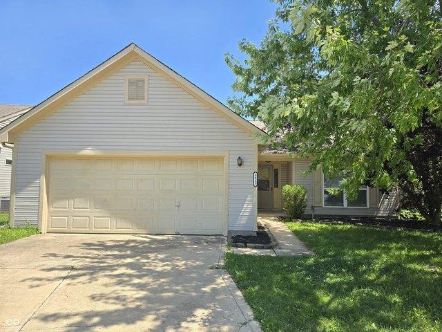 5213 Lakeside Manor Dr, Indianapolis, IN 46254