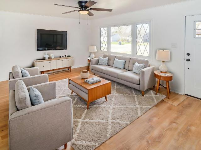 5213 Warren Drive