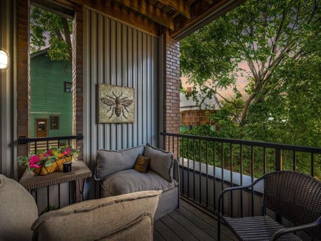 521 2nd St SE Apt 301, Minneapolis, MN 55414