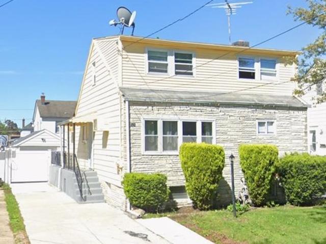 521 N 7th St, New Hyde Park, NY 11040