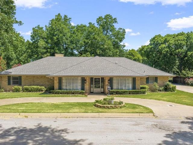 521 Circle Dr, Marietta, OK 73448
