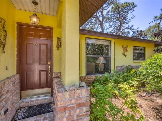521 Artists Ave, Englewood, FL 34223