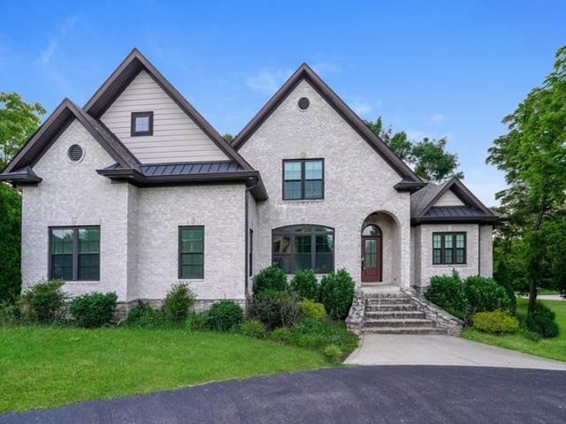 521 Autumnstone Ln, Bowling Green, KY 42103