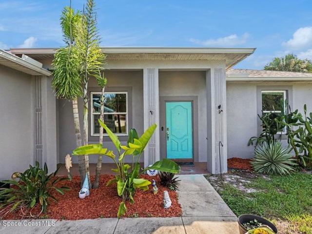 521 Borraclough Ave NW, Palm Bay, FL 32907