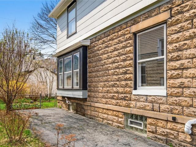 521 Benton Street