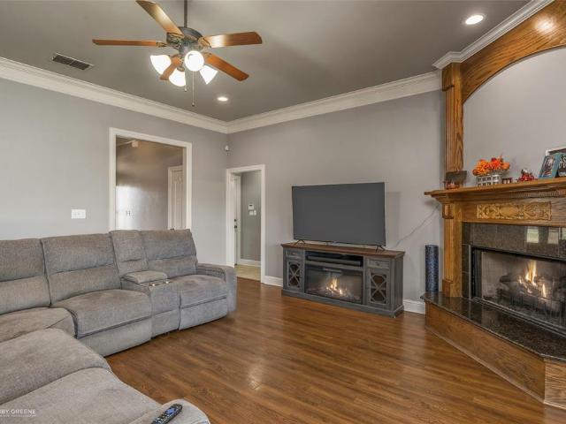 521 Brunswick Gardens