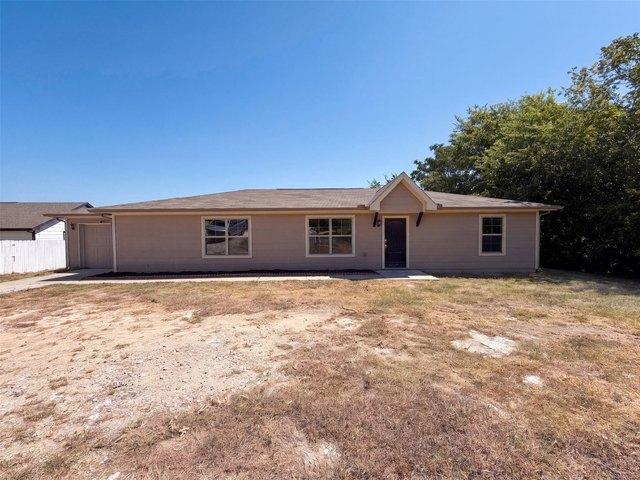 521 Brazos Hills Dr, Weatherford, TX 76087