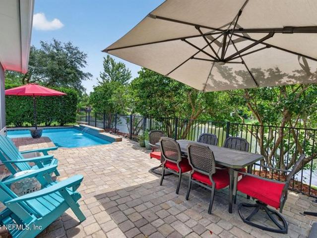 521 Grand Parke Dr, Saint Johns, FL 32259