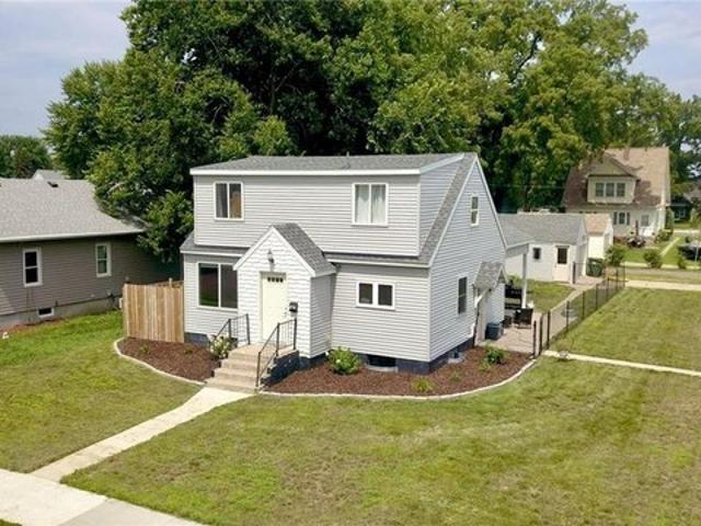 521 E 5th St, Redwood Falls, MN 56283