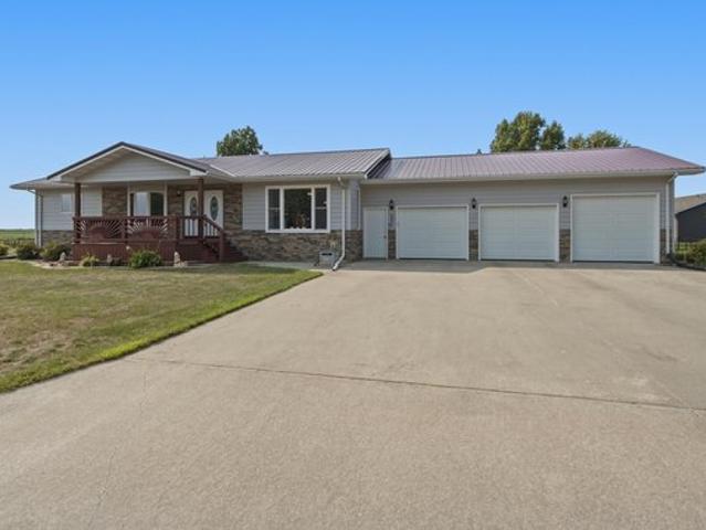 521 E Lightner Ave, Salem, SD 57058