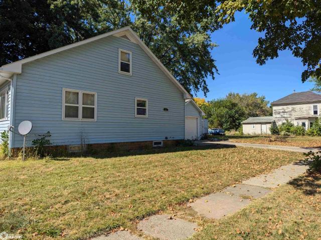 521 E. Lucas St