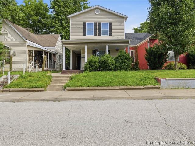 521 E Oak