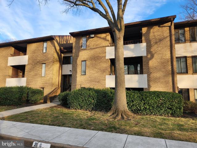 521 Florida Ave, Unit 102, Herndon, VA 20170 | MLS #VAFX2305