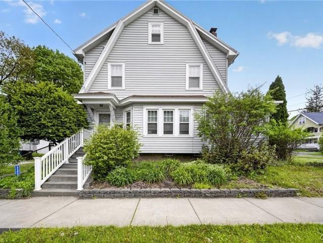 521 Kensington Rd, Syracuse, NY 13210