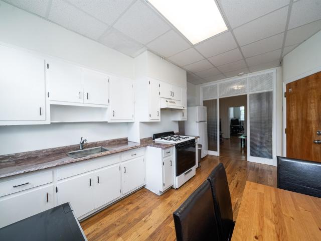 521 Jefferson St # 3