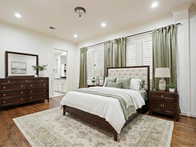 521 Lovett Boulevard