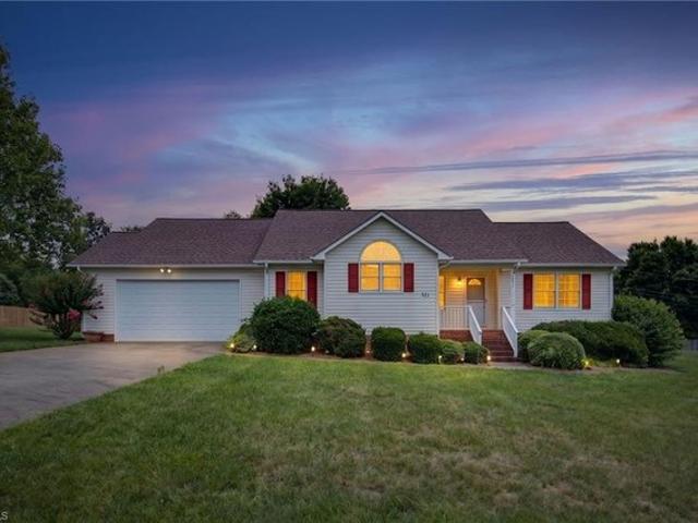 521 Lowergate Ln, Kernersville, NC 27284