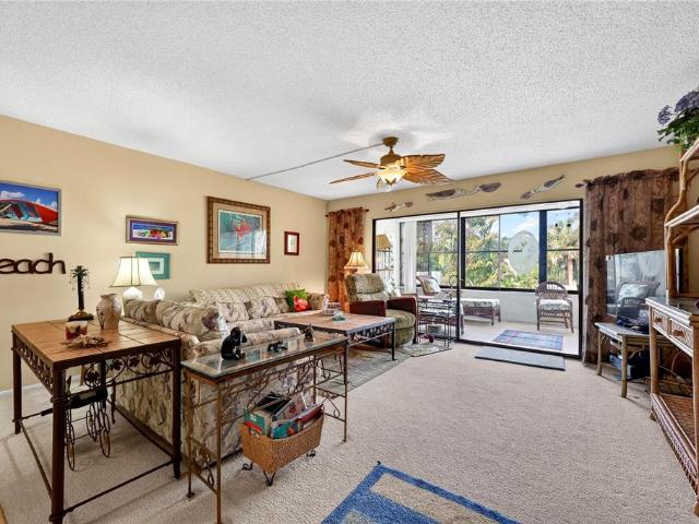 521 Lakeside Dr, Unit 521, Bradenton, FL 34210 | MLS #A4682