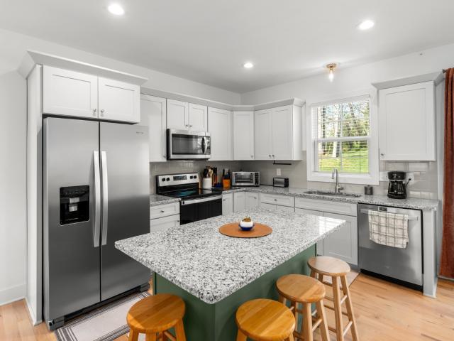521 Lewis Ln