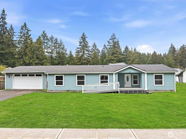 521 Military Rd E, Tacoma, WA 98445