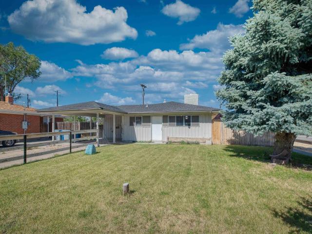 521 N 11th E