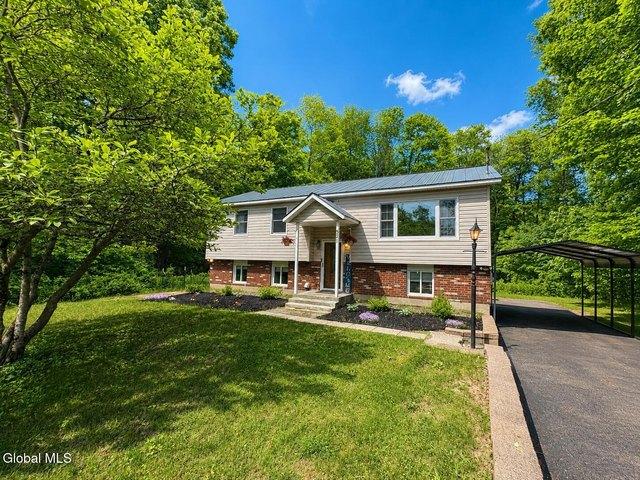 521 N Creek Rd, Greenfield Center, NY 12833