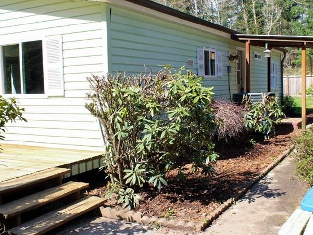 521 NE Larson Lake Rd, Belfair, WA 98528