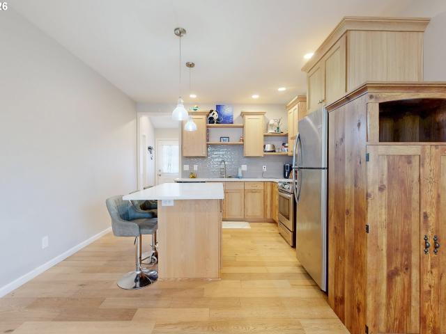 521 S Main ST