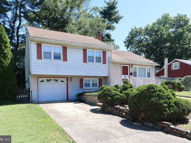 521 Smith Ln, Mount Holly, NJ 08060