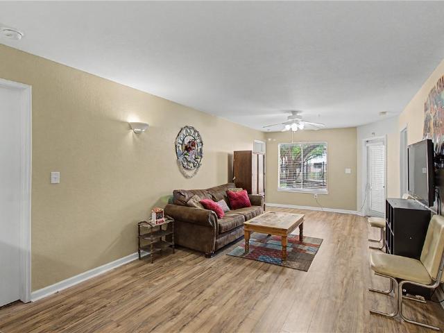 521 Southwest Parkway 103