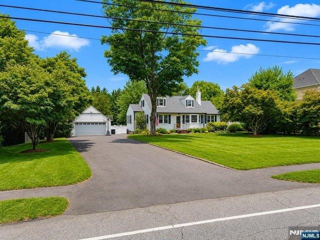 521 Sicomac Ave, Wyckoff, NJ 07481