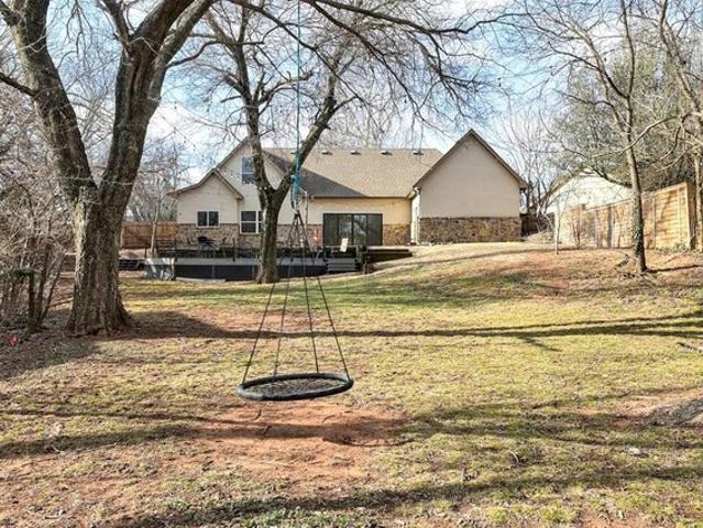 521 Partridge Ln, Edmond, OK 73034