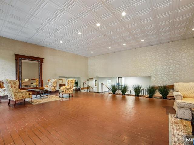 521 Piermont Avenue # 428