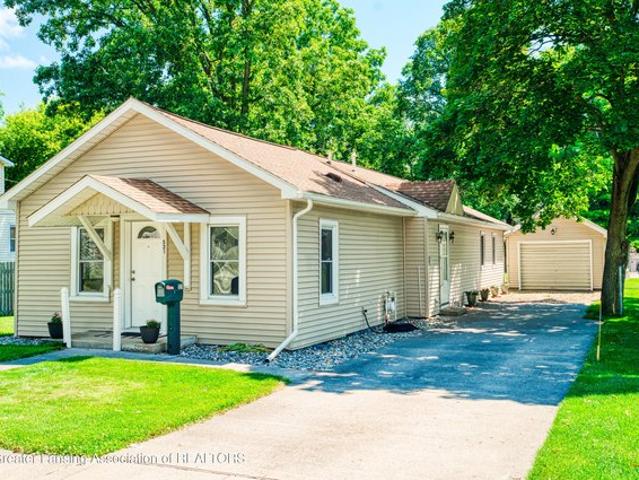 521 Prairie St, Charlotte, MI 48813