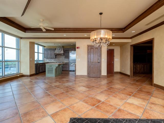 521 President Clinton Avenue # 1306