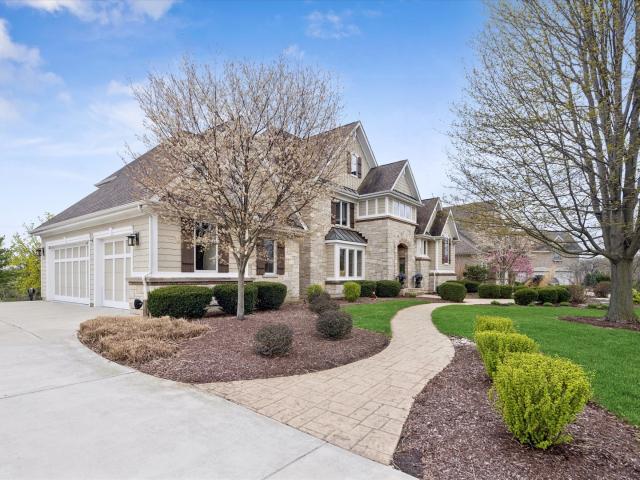 521 River Ridge Dr, St. Charles, IL 60175 | MLS #12594 | Compass